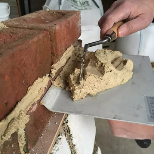 The Pointsman Pointing Hawk | Lime Stuff