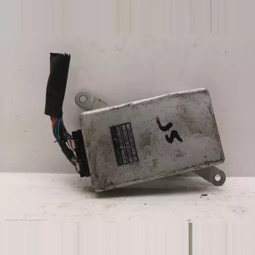 Mazda Bongo Ecu 2000 Mk3 J50318e1b 2.5 V6 Gearbox Ecu: 68155