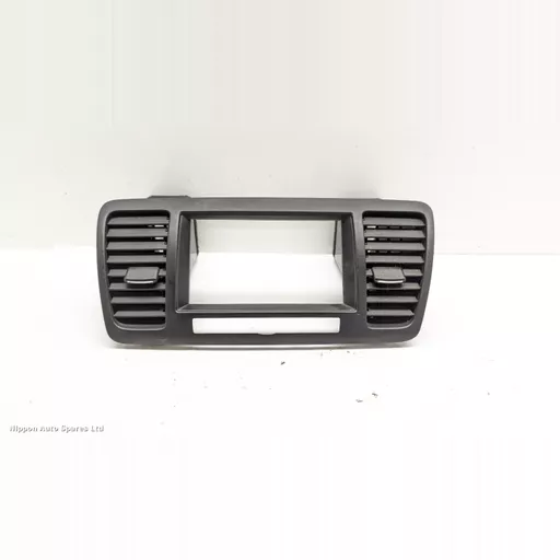 Subaru Outback Console 2005 Mk3 Centre Console Sat Nav Type: 75190
