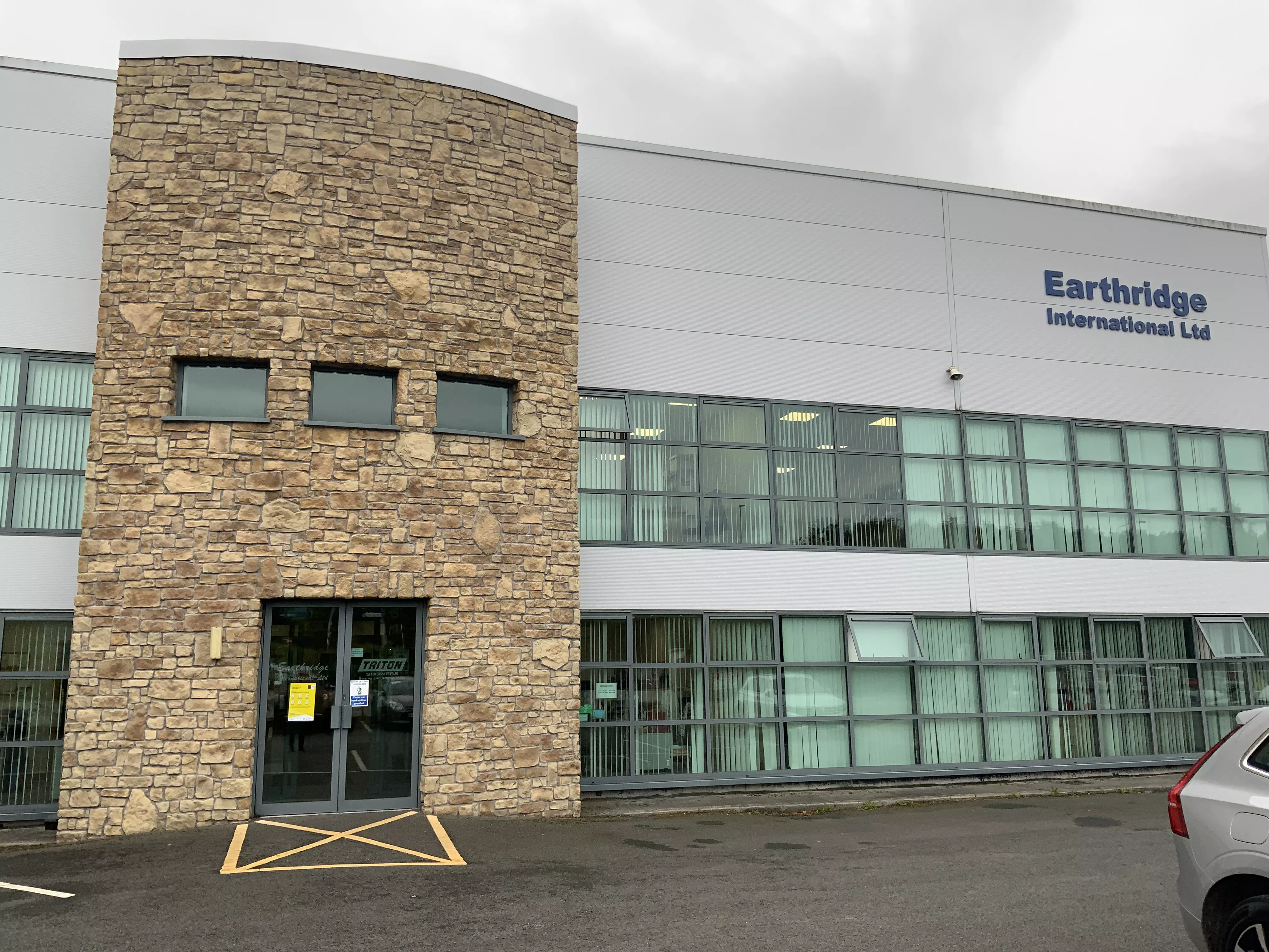 Products | Coursed Weather Edged Sandstone (Earthridge International)